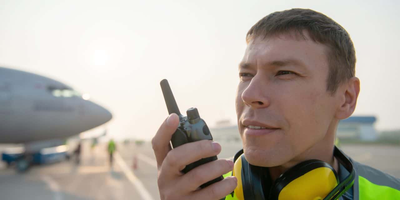 Top 10 Best Handheld Aviation Radio (Updated Jan 2025) - Buying Guide